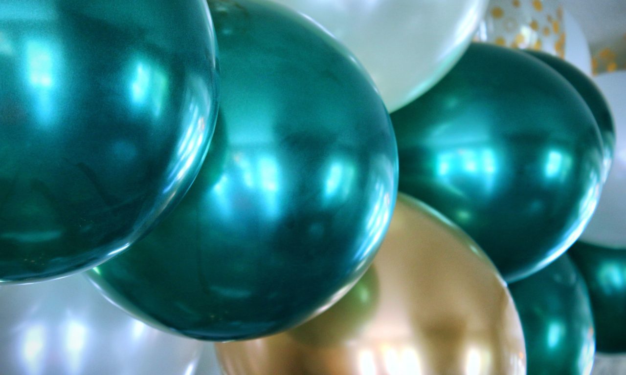 DIY Wedding Balloon Garlands | Denver DIY Bride